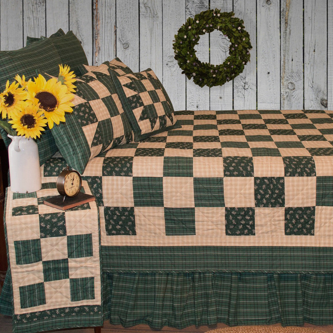 Colorful Farmhouse Bedding Ideas - Retro Barn Country Linens