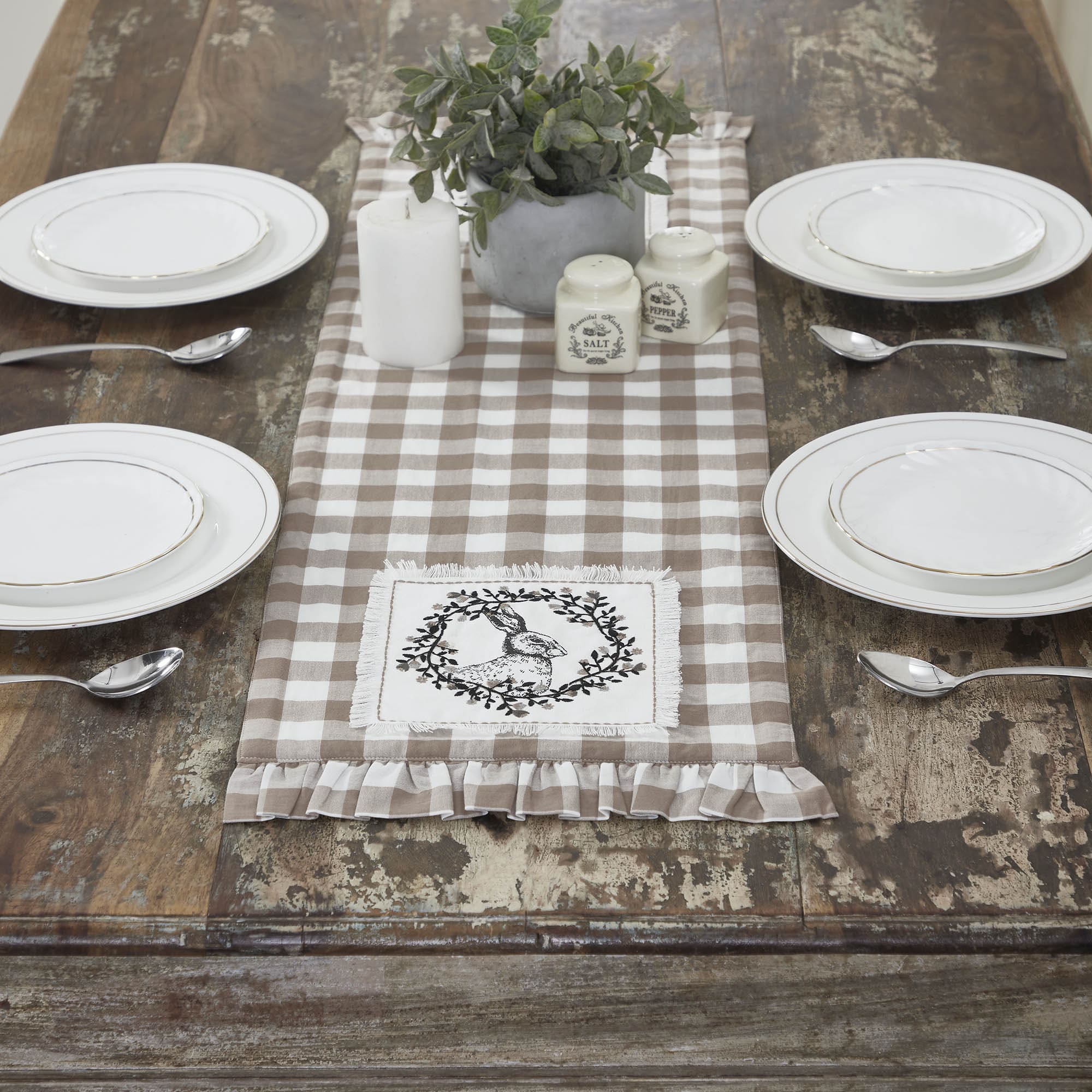 Annie Portabella Vintage Hare Table Runner - Retro Barn Country Linens