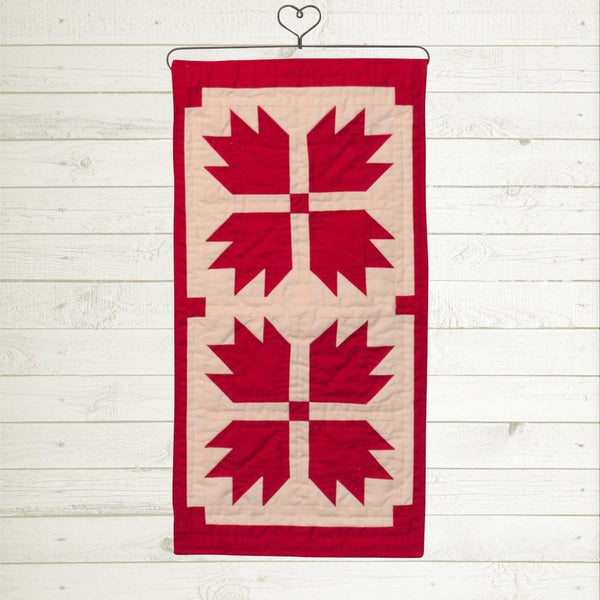 Red Bear's Paw Mini Runner - Retro Barn Country Linens